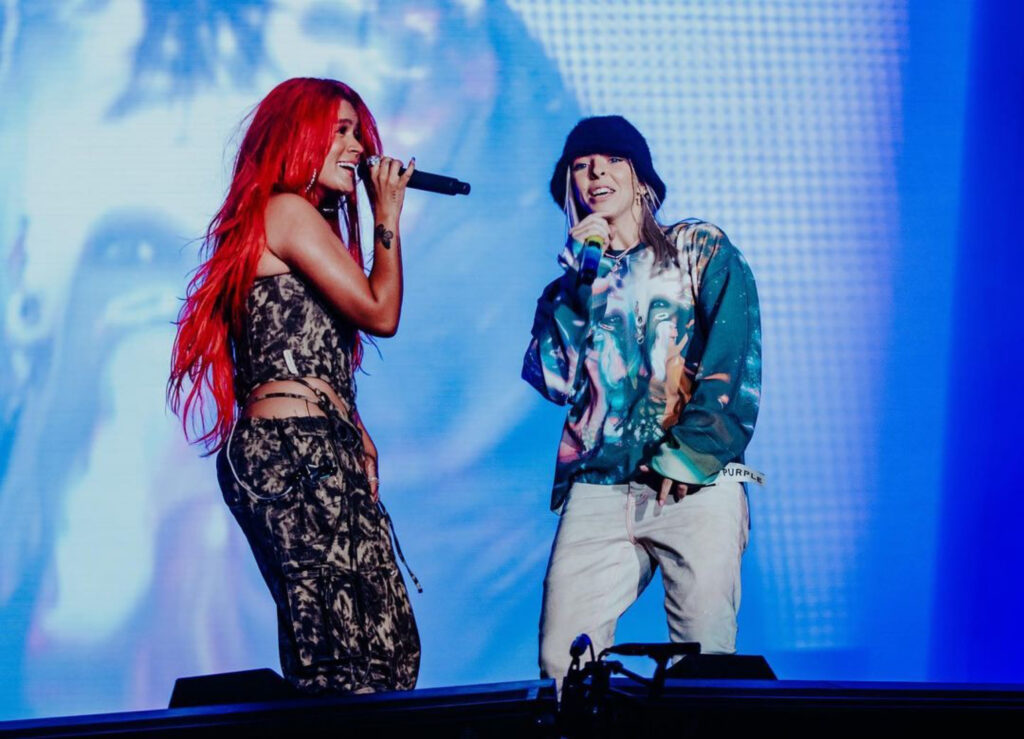 Young Miko Comparte Escenario Con Karol G Luego De Su...